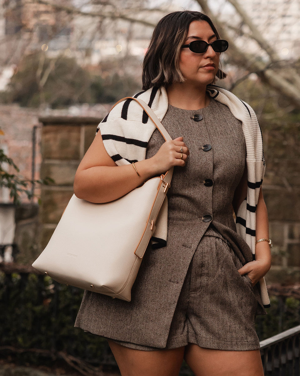 Buy The Audrey Bucket Bag - Vanilla Online – Louenhide