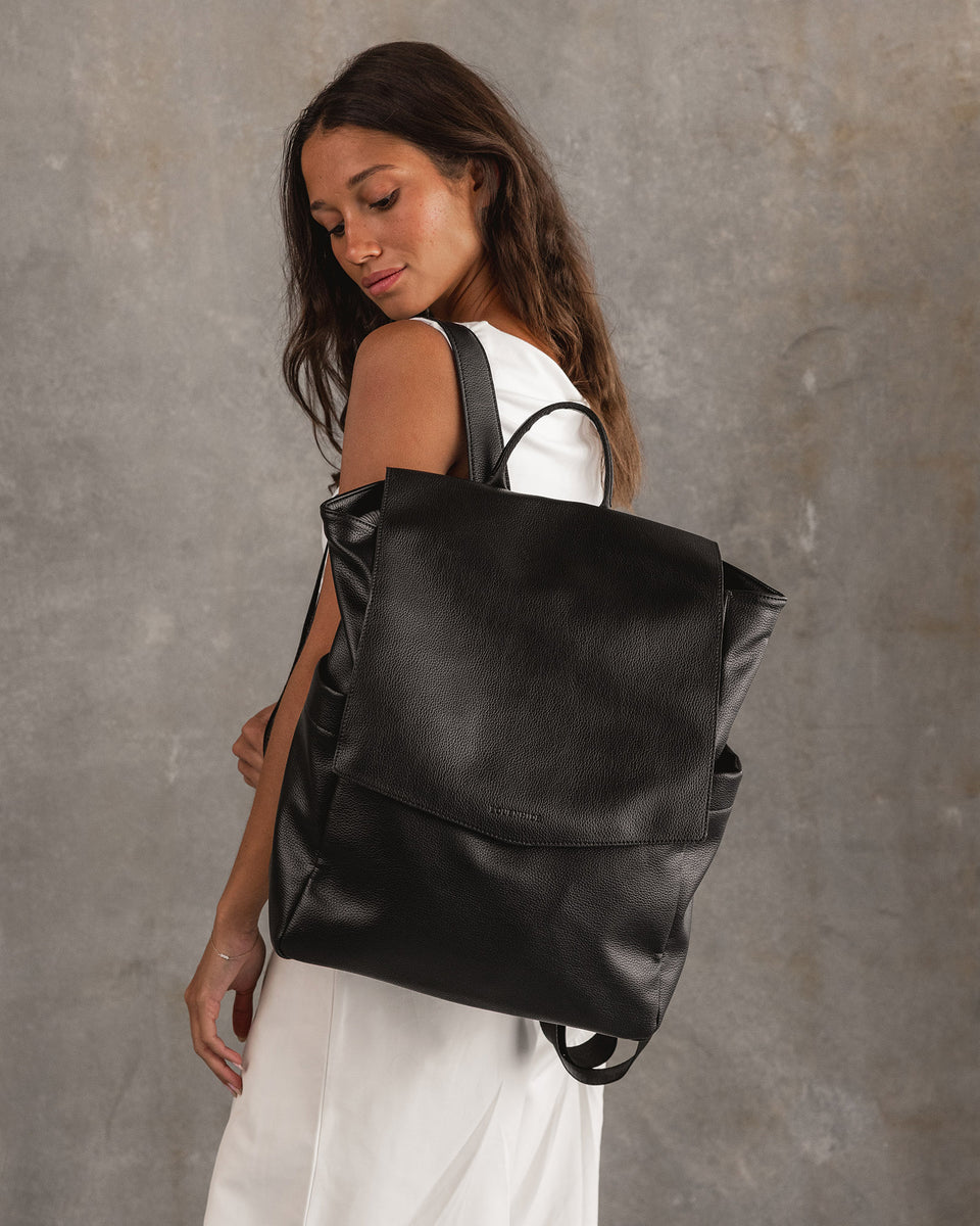 Buy The Drew Backpack - Black Online – Louenhide