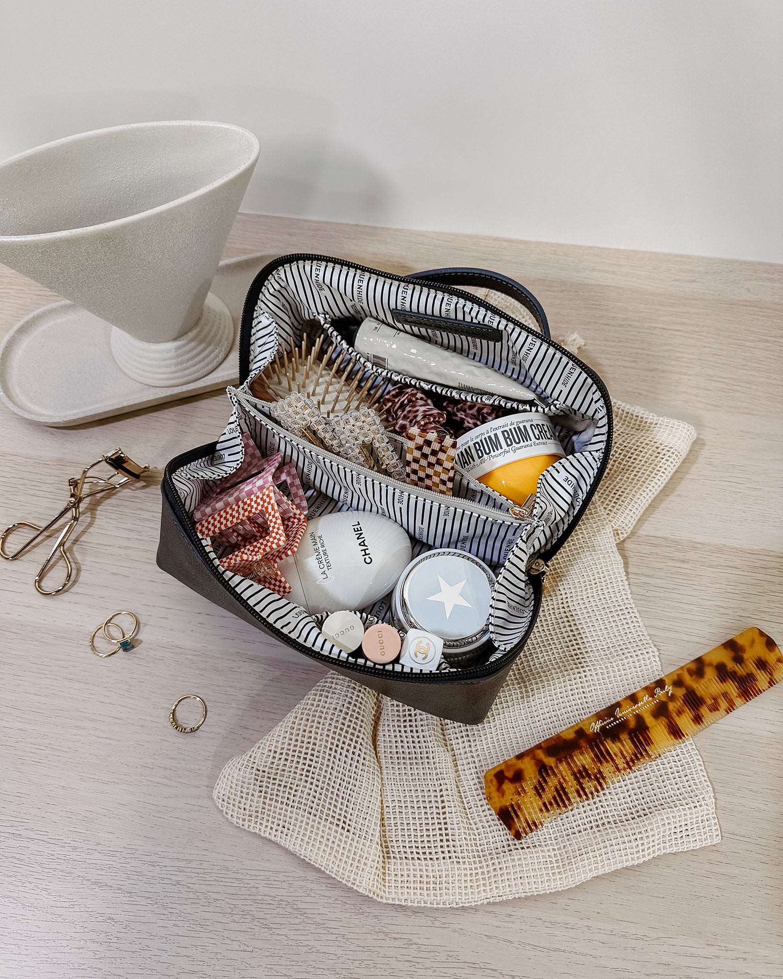 Ellis James Makeup Bag - Carry Your Cosmetics in Style
